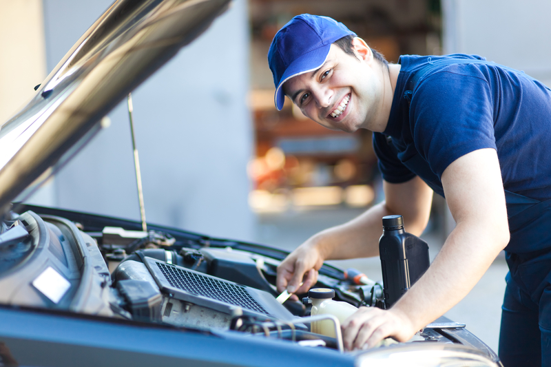 3 Signs You Need to Find a Mechanic Immediately - Motor Era