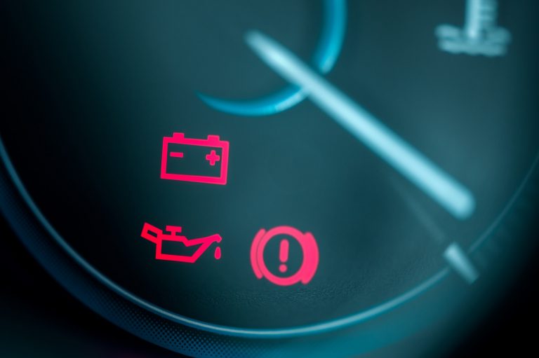 4 Telltale Signs Your Car Battery Is Dying - Motor Era
